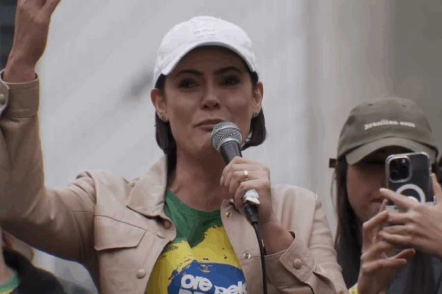 Michelle chora durante ato na Paulista: “Está pesado demais” - Marreta ...